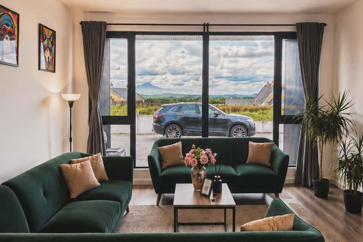 Brand New Luxury Villa With Spectacular Views. - Cashel