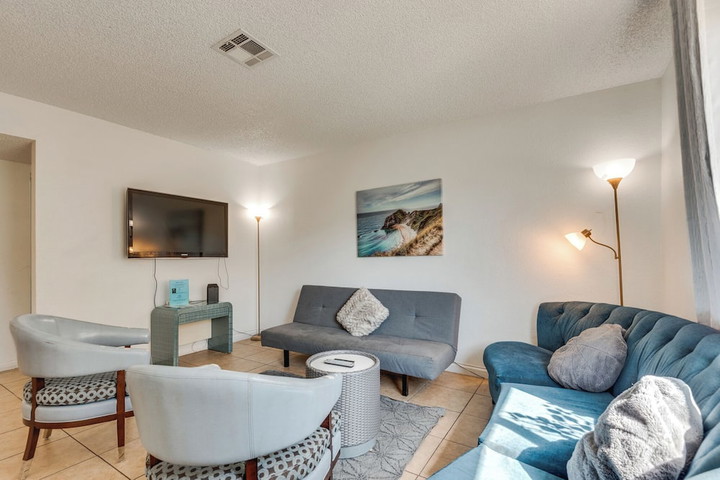 Entire Townhouse/2bd/4 Guest /Sleep Like A Royal/12min To Strip - Las Vegas, NV