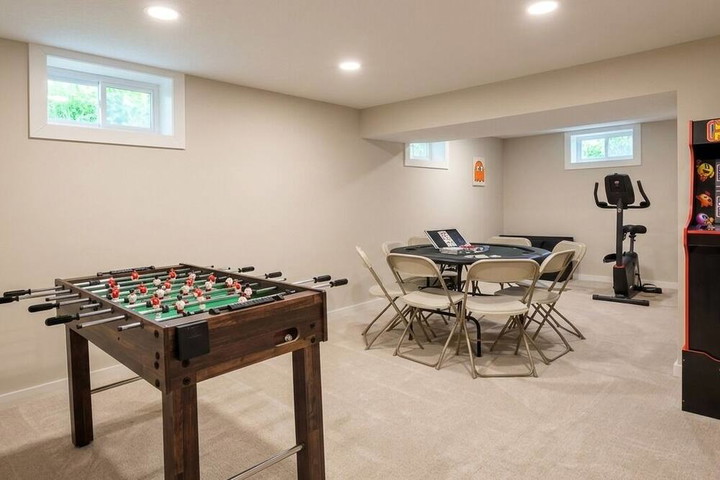 Game Room 4br Retreat Near Moa/msp | Family Home - Outdoor Space Lots Of Parking - Edina