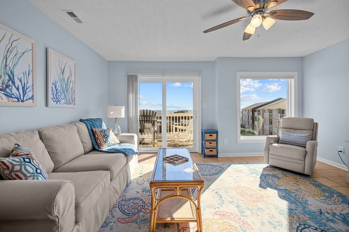3br Condo Resort Amenities | Pool, Fitness Center & Grill Area - Emerald Isle, NC