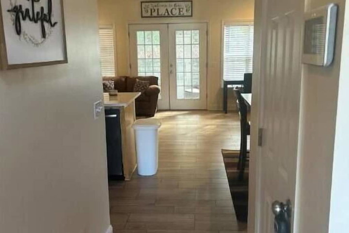 Quiet Neighborhood Conveniently Located To Ft Novosel/downtown Enterprise! - Alabama