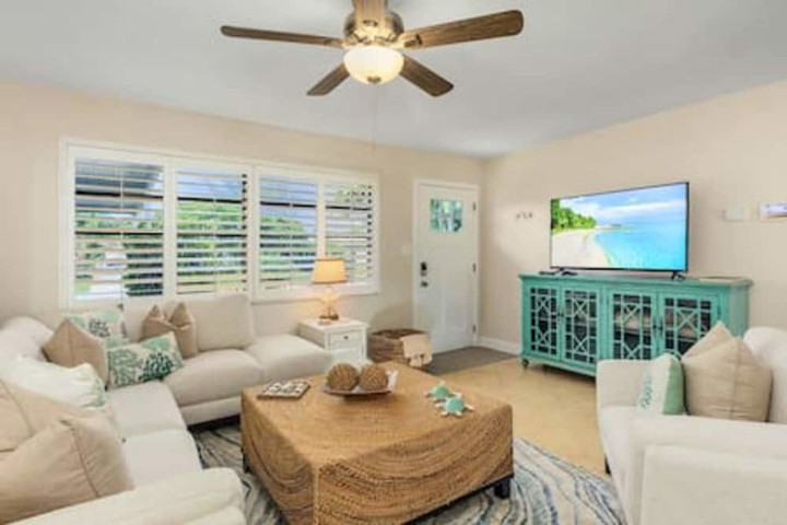 Swimspa Oasis Backyard Beach 1.5 Mi Monthly Stays - Naples, FL