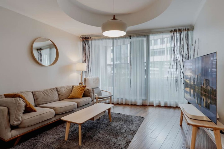 Central 2-bed With Gym And Parking - Belconnen