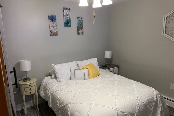 Charming Queen Suite W/ Shared Firepit + Game Room - Wellsboro, PA