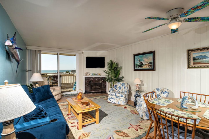 Beautiful West-facing Beach Condo With Inside Ocean Views! 762 Sq Ft - Oceanside, Californie