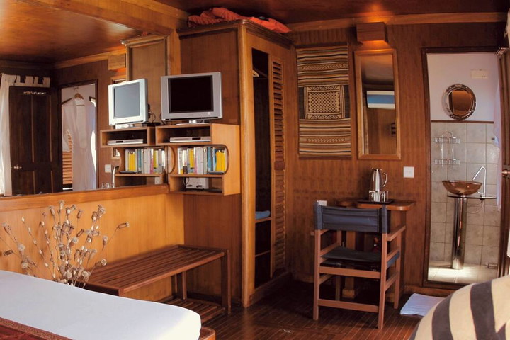 Malé Marvel: Sun-kissed Sailing Experience In The Maldivian Atoll - Maldives