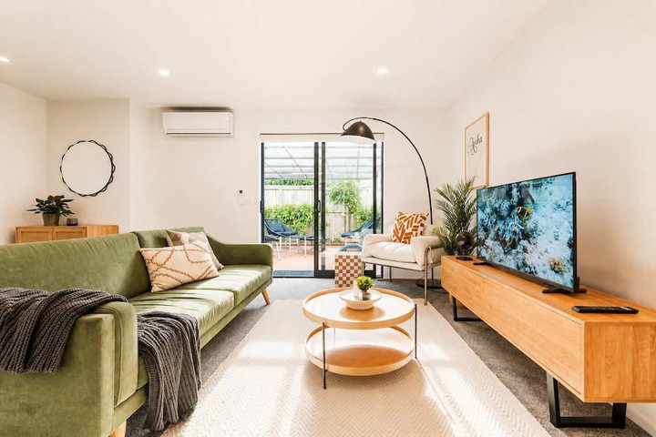 Designer 2br Flat | Christchurch Cbd | Patio - Lyttelton