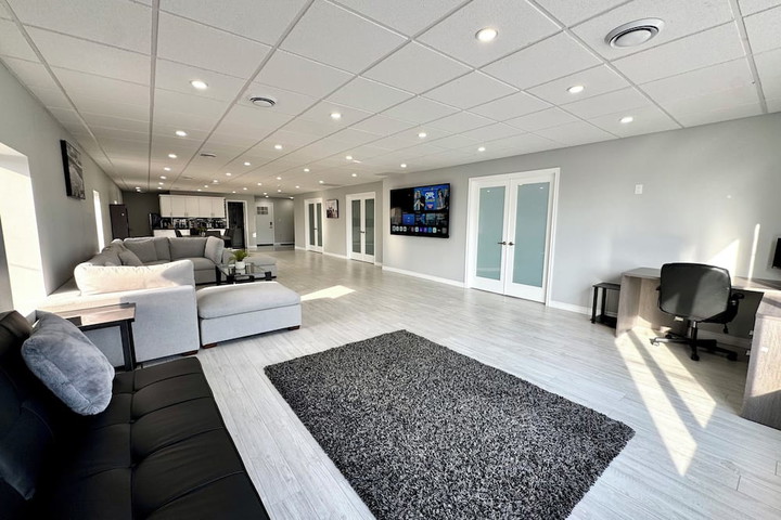 Executive Condo. 3br, King Bed W/ Ensuite - Windsor, ON, Canada