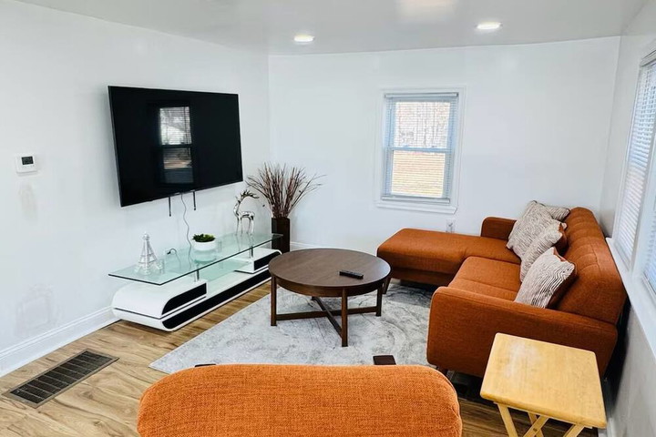 Cozy, Charming Cape Home Near Dc - Accokeek, MD