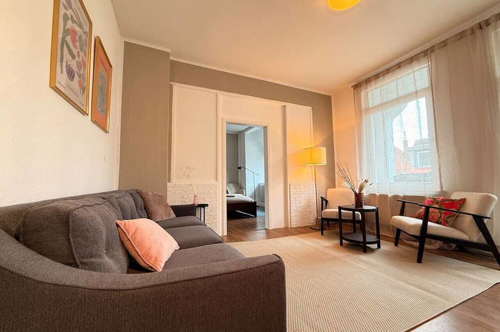 Elegant 4br Apartment | Walk To City + Balcony - Oldenburg