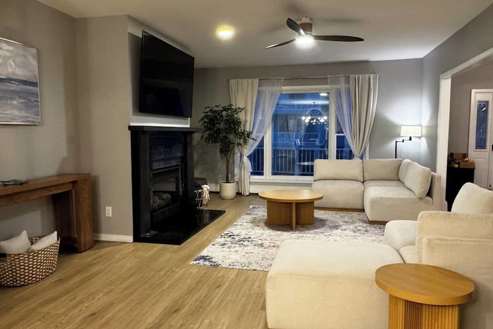 Renovated 5br Beach Retreat · Sleeps 14 · Ocean Views · Park 4 Cars - Atlantic City, NJ