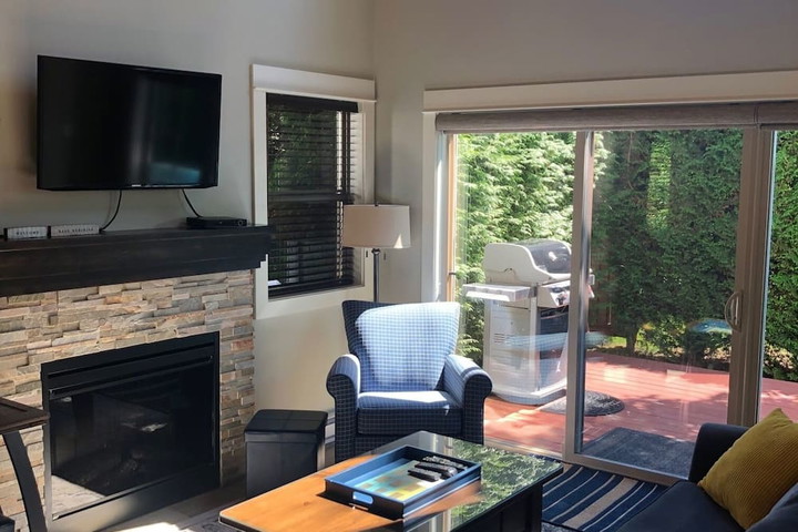 2bdrm 2bath Cottage W/ Indoor Pool 5 Min From Beach - Vancouver Island