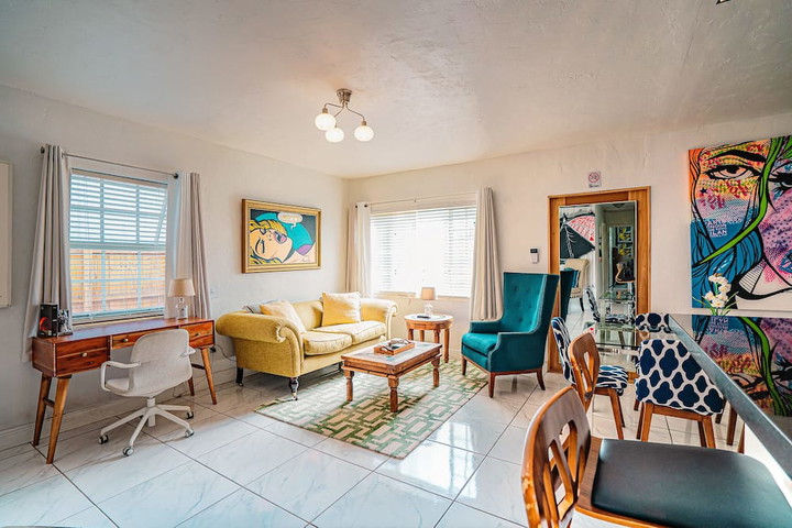 Tropical Retreat. Stunning Home In North Miami Beach. - Miramar, FL