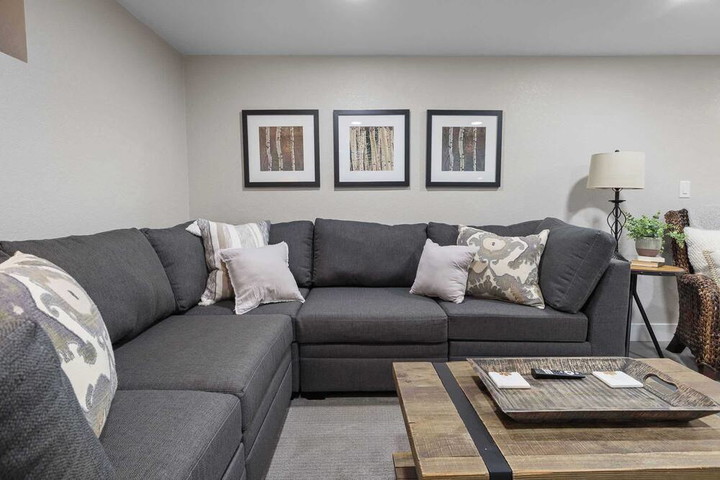 Hot Tub, Game Room, And Family Summer Relaxation! - Thornton, CO