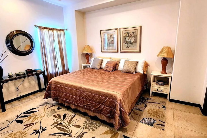 Stylish Condo W/ Pool, Near Everything - Mission, TX