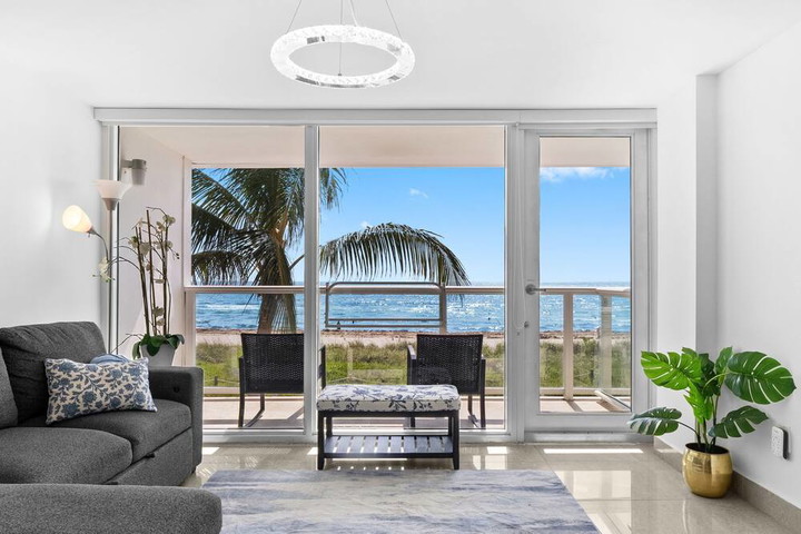 Miami Beachfront Oasis With Stunning Ocean Views - Miami Beach, FL