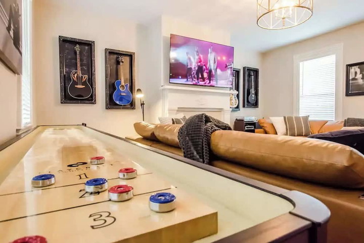 Downtown, Luxury Rockn Roll/bourbon Vibe, Historic Home, Indoor Sauna, 3 Kings - Bardstown, KY