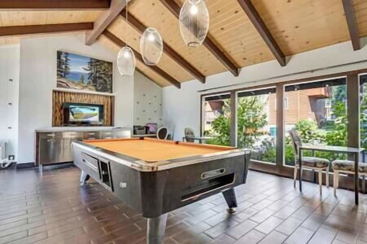 This Spacious 2 Bedroom 1 Bath Townhouse In South Lake Tahoe Sleeps 6 - South Lake Tahoe, CA