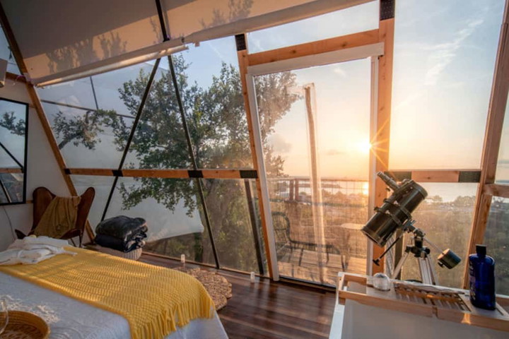 Luxury Glass A-frame Escape With Cliffside Balcony & Spa Features In Cottonwood Shores, Texas - Marble Falls, TX