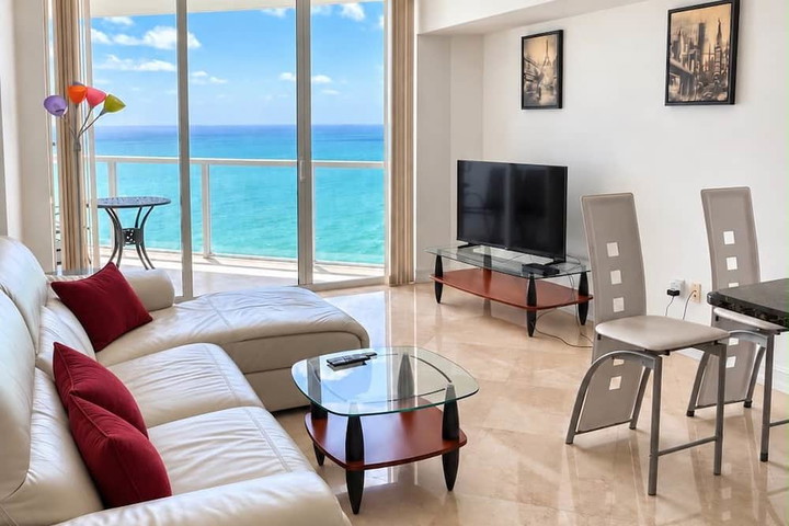 Beachfront Luxurious Paradise - Laperla - Direct Ocean View In Sunny Isles - Miami Gardens, FL