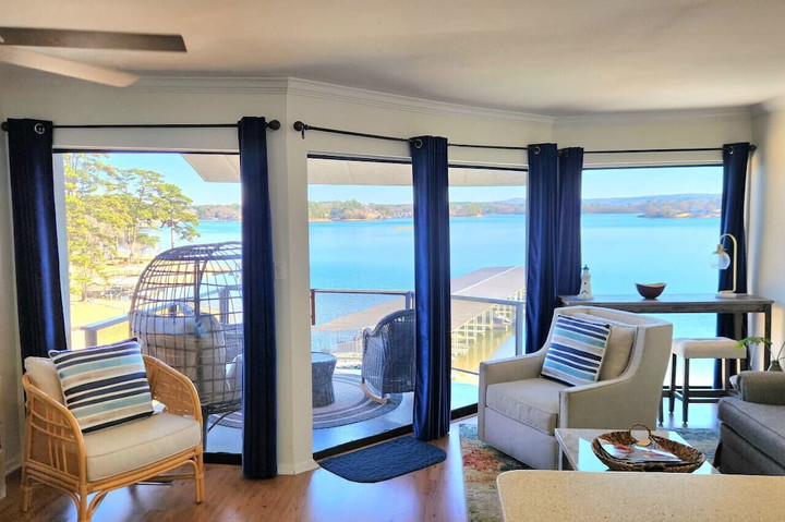 Majestic Lake Views - On Lake Hamilton - Hot Springs, AR