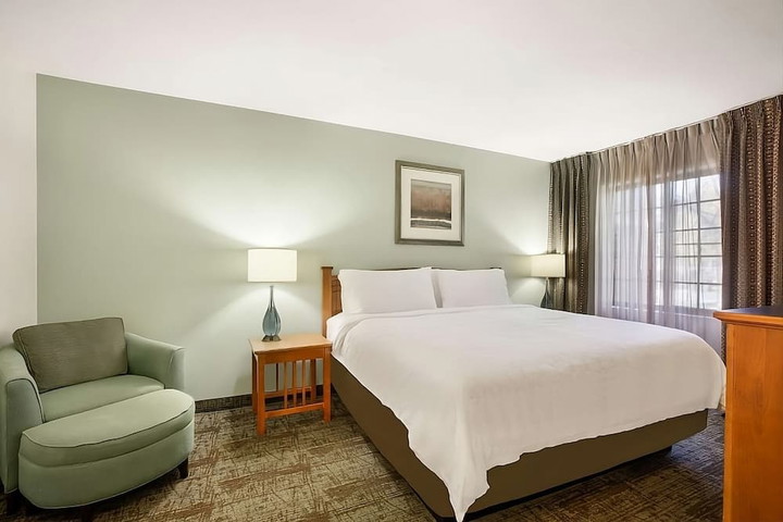 2 Comfortable Units W/ Complimentary Breakfast, Near San Diego Attractions - San Diego, CA