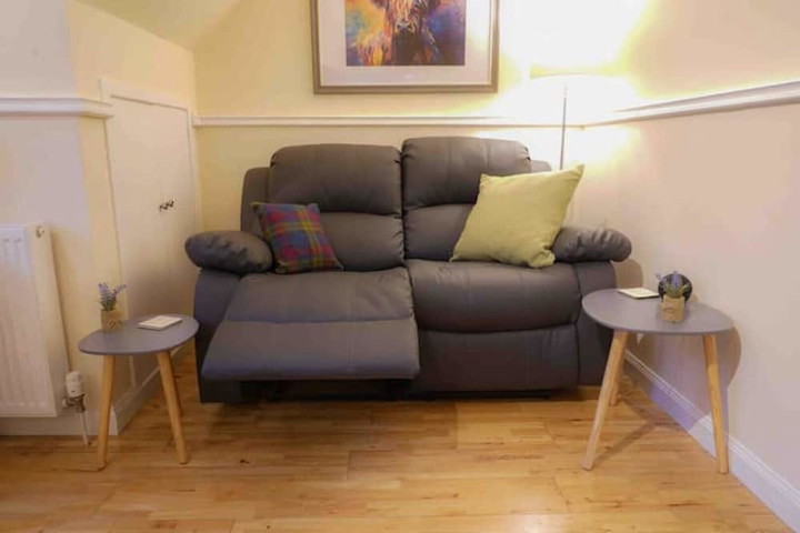 Cosy, Central, Super King Bed, Free Parking, Dog Friendly - Blairgowrie
