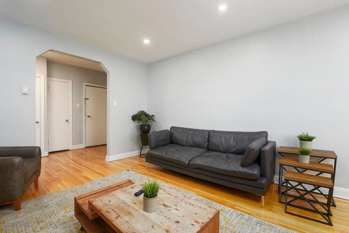 Quaint & Stylish 2br A Perfect Retreat In Mtl - LaSalle