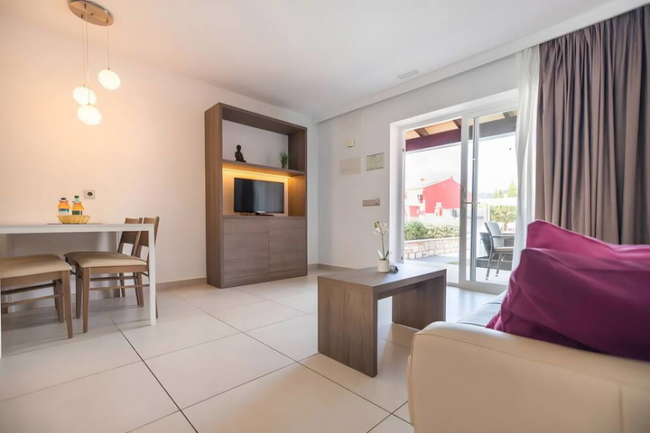 Apartment 'Standard 15' With Shared Pool, Wi-fi And Air Conditioning - Mallorca