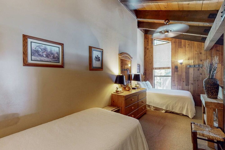 Lakeside Luxury Meets Mountain Adventure In The Heart Of Tahoe! - South Lake Tahoe, CA