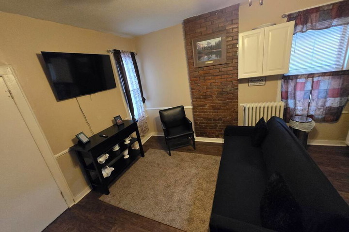 Location, Is The Key For This 3 Bedroom! - Hartford, CT