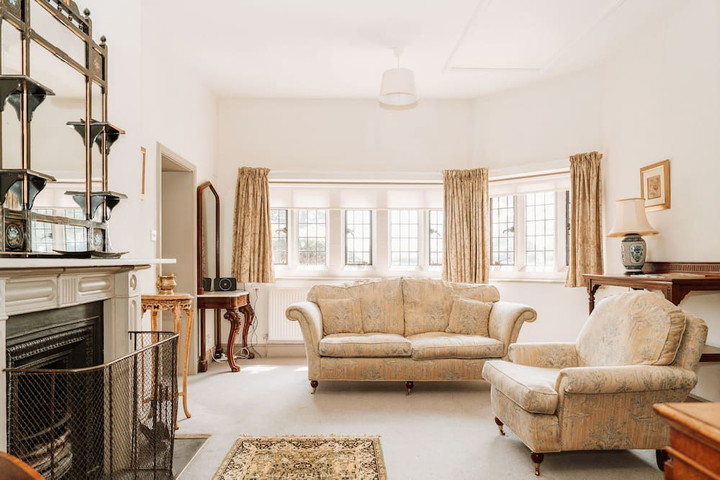 Housekeepers Cottage - Wirral