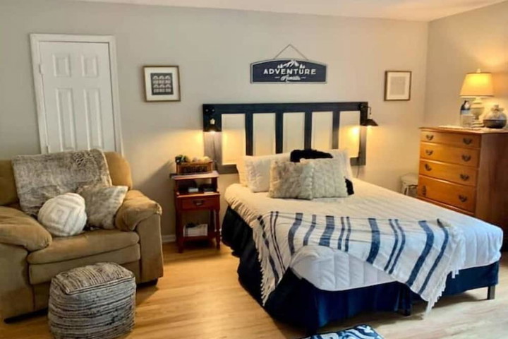 Country Escape Next Door Rental - Sleeps 6 - Stay Upstairs In The Trees - Virginia