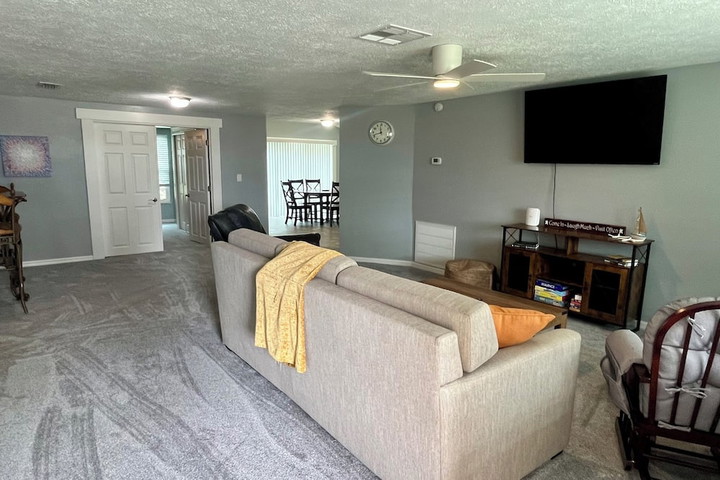 Quiet Area And Canoeing Steps Away From The Front Door. - New Port Richey, FL