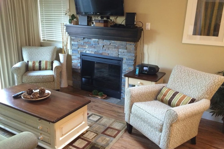 When You Stay At Hummingbird Cottage, Your Comfort Is Our Priority - 브리티시컬럼비아
