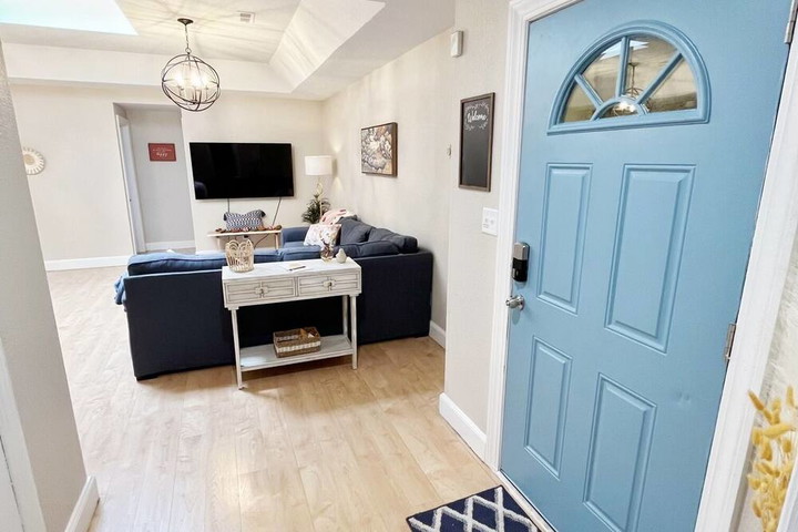 #Suitedreamslawrence - Historic Downtown Loft - Sleeps Up To 6! - Lawrence, KS