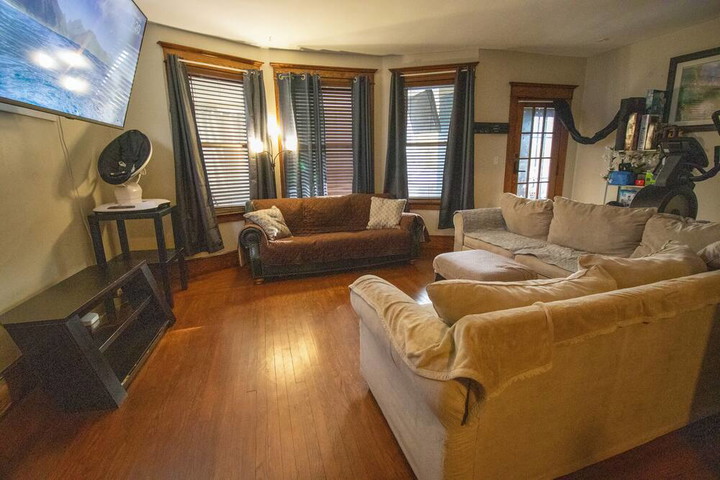 2br W/game Room & Gym, King Bed + Bunks, Outdoor Tv, Yard, Parking, Pets Welcome - New Haven, CT