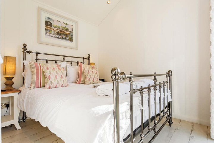 Boutique Style Beach Hut Ideal For Romantic Getaways For All Occasions. - North Devon District