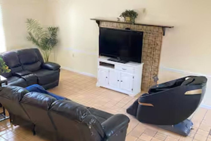 Spacious 5-bedroom House With Hot Tub And Pool - Harrisburg, PA