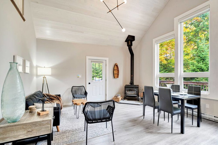 Beautiful Muskoka Waterfront Cottage With Canoes, Fire Pit And Bbq - Huntsville