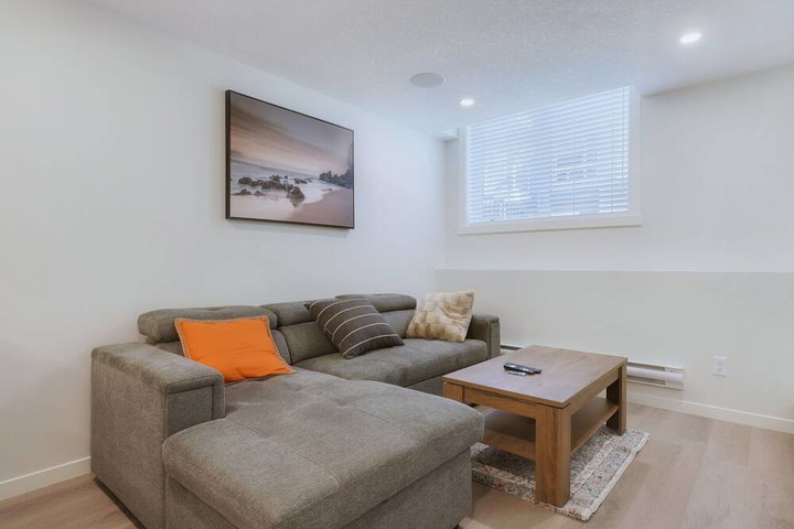 Cozy Place To Stay In South Calgary - Alberta