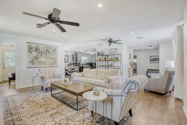 Charming Georgetown Stay | Walk To Square - Georgetown, TX