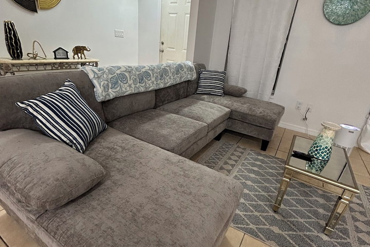 Beautiful Peaceful Home In Port St. Lucie. Your Home Away From Home ! - Port St. Lucie, FL