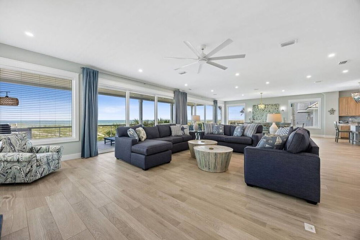 Fin & Tonic | Brand New Oceanfront Beach House | Hot Tub | Elevator | Ev Charger | Sleeps 18 - Jacksonville, FL