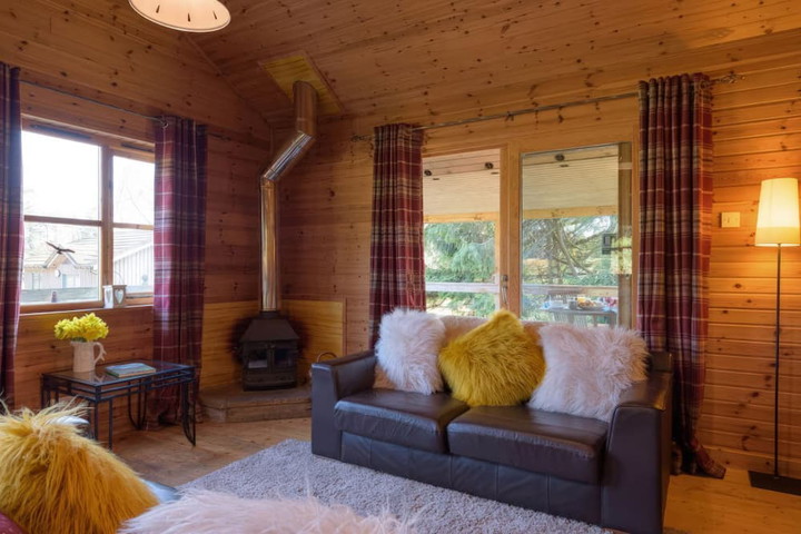 Ben Macdui - Sleeps 6 Guests In 3 Bedrooms - Banchory