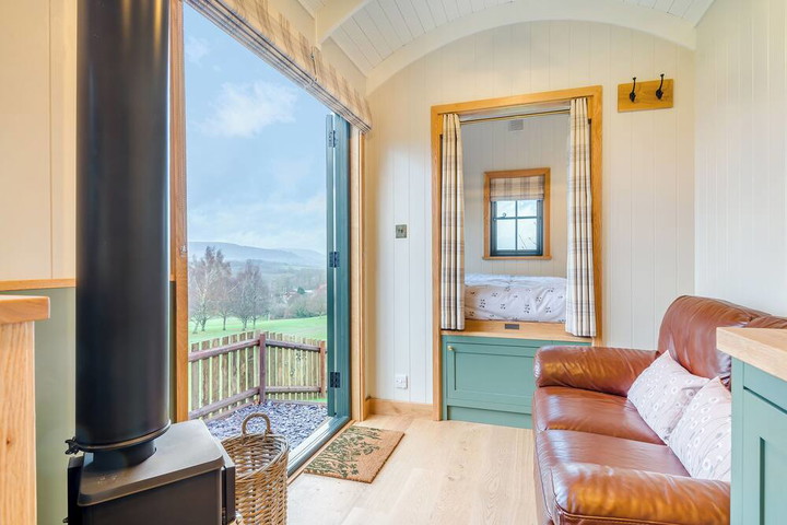 Enjoy A Romantic Retreat At This Luxurious Shepherds Hut. - Usk