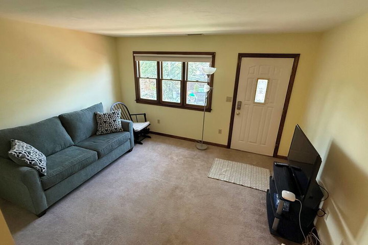 Cozy 1-bedroom In-law Apartment In Cool Middletown With Ac - Middletown, CT