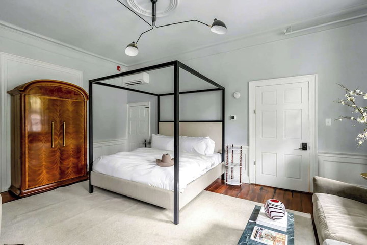 Huge King Suite W. Porches, Near Downtown! - Beaufort, SC