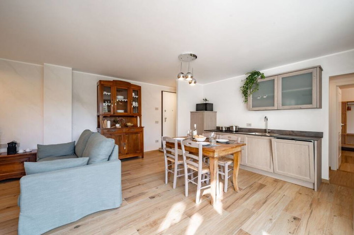 Villa Sunset - With Pool And Large Garden - Few Steps From The Beach - Dervio