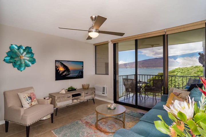 Beach Front Ocean View Penthouse Kealia Resort Condo - Sugar Beach - Kahului, HI